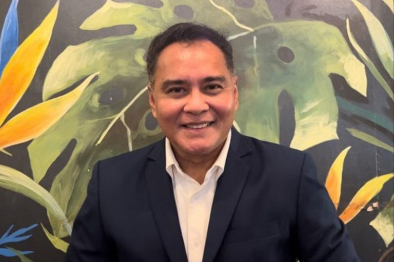 'Thank you, Vico': John Arcilla's response to fan amuses Twitter users
