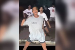 Bretman Rock flaunts 'baklang Pinoy excellence' in viral Jingle Bells dance