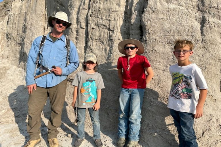 Rare fossil of adolescent Tyrannosaurus - 'Teen Rex'— found by US kids