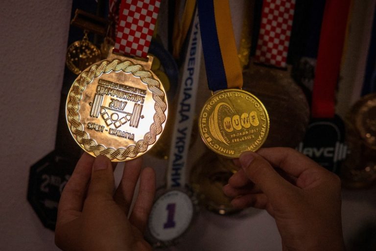 Do hosts win more medals? Are athletes getting older? 128 years of ...
