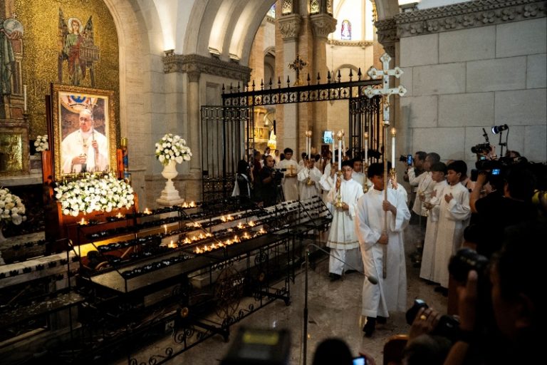 Philippine Church mourns death of Pope Francis, who praised Filipinos ...