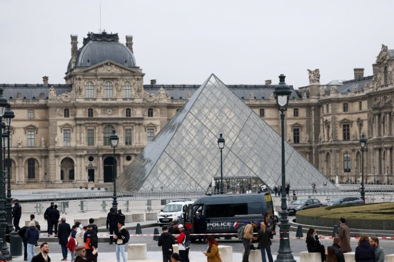 Factbox: What jewels did the Louvre thieves steal?