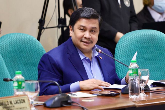 Jinggoy Estrada faces arrest on corruption charges