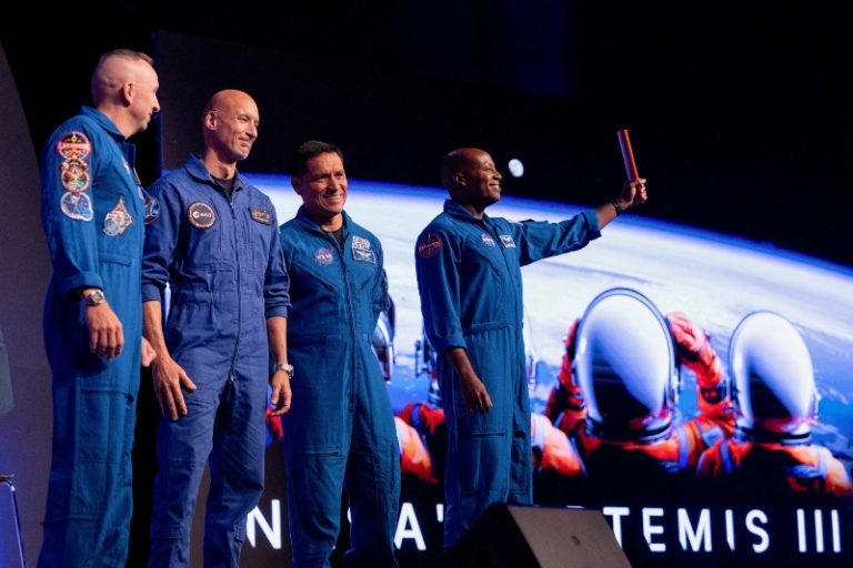 NASA announces its Artemis III crew, which will test important ...